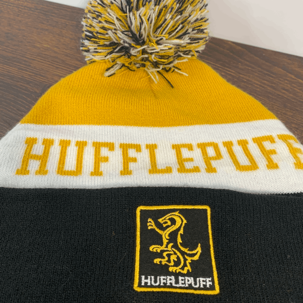 Universal Studios Women's Harry Potter Beanie Hufflepuff Pom Pom Winter ...
