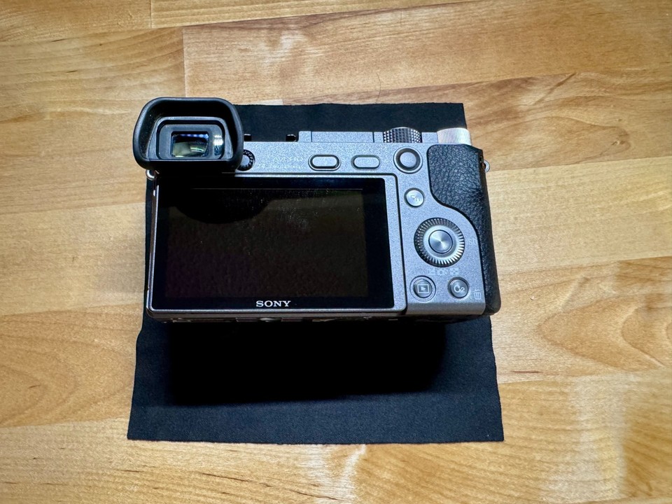 Sony Alpha a6000 Mirrorless Camera (Gray) w/ 16-50mm Lens (1861 Shutter ...