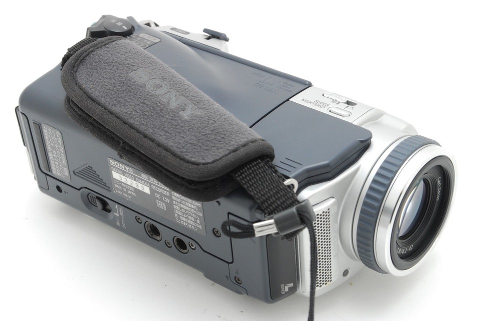[Near MINT w/Box] Sony Handycam Digital DCR-TRV30 Mini DV Camcorder ...