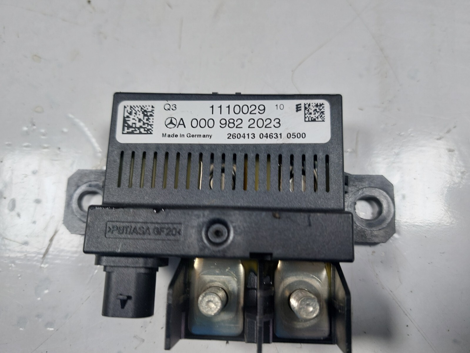 Mercedes C Class W204 2010-2013 Battery control unit Relay A0009822023 ...