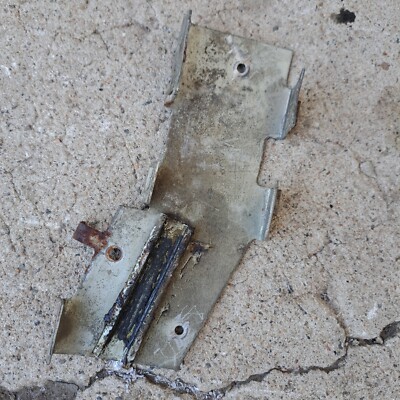 72-76 TORINO RANCHERO DRIVERS DOOR WINDOW GUIDE BRACKET | eBay