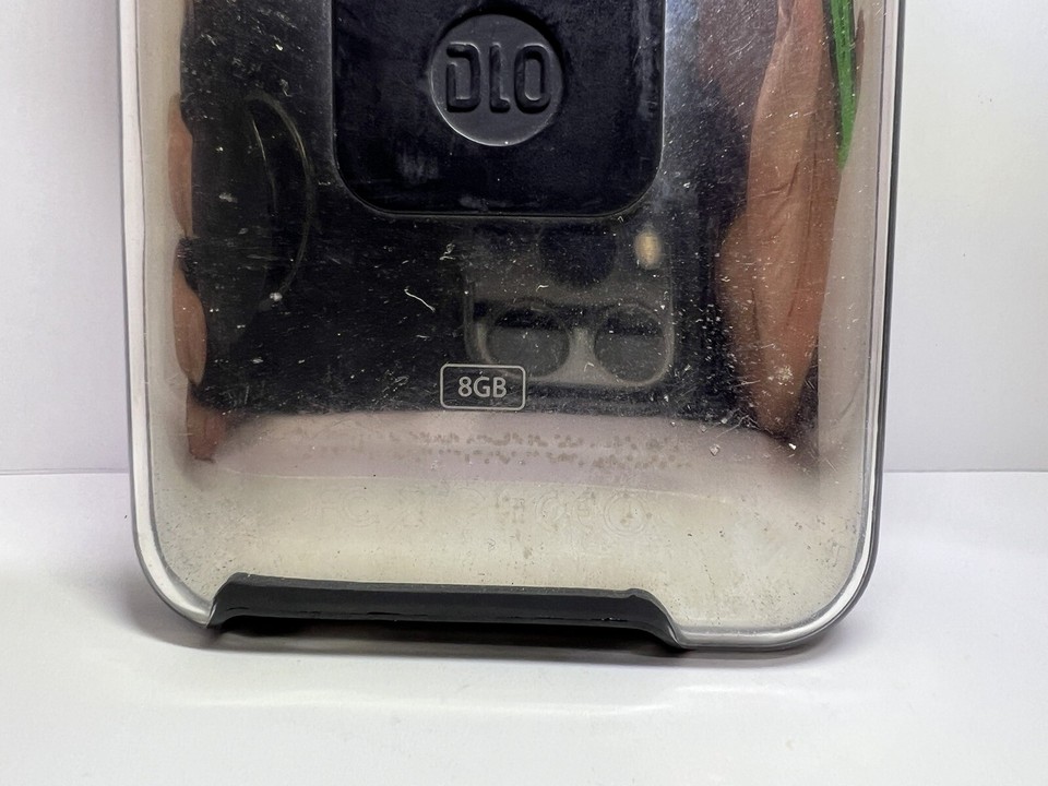 Apple iPod Touch 2nd generation 8GB A1288 Used/Works. 300 Songs,charger ...