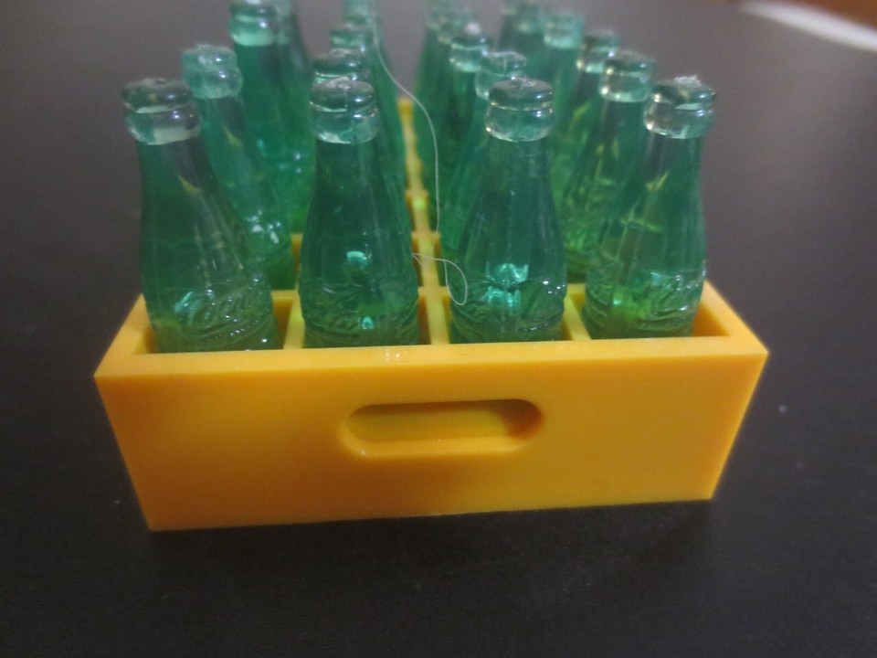 Enjoy Coca-Cola Yellow Plastic Case 3.5 x 2.25 inches 24 Green Plastic ...