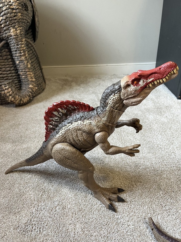 Jurassic World Legacy Collection Spinosaurus Extreme Chompin Action ...