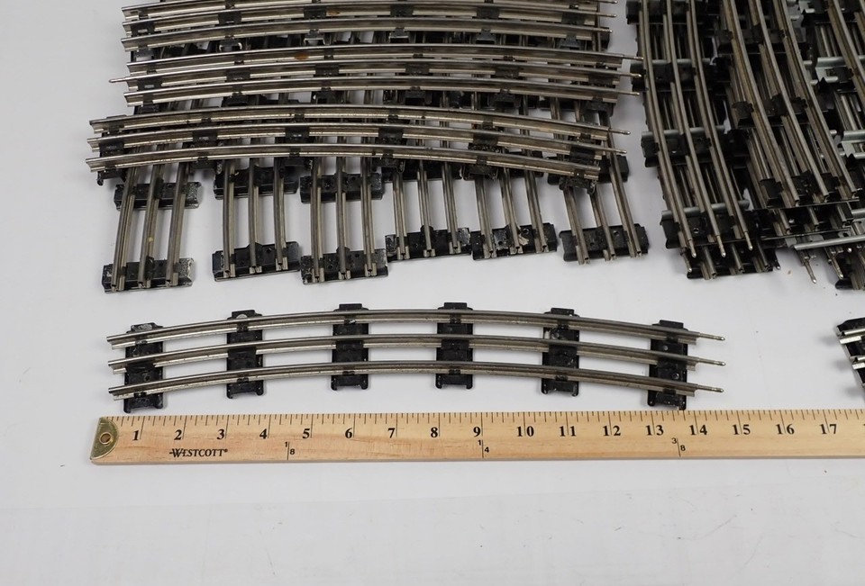 Lot Of 28 Lionel 3-Rail O Gauge O/72 Curve Track Sections &8 O/54 Curve ...