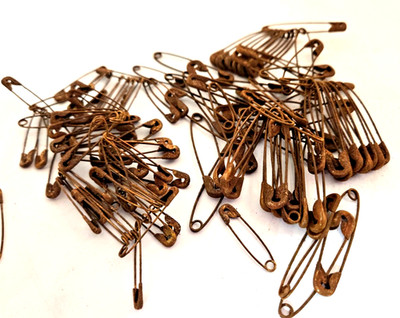 Lot of Rusty Safety Pins, Primitive Fasteners, Crafts, Decor | eBay