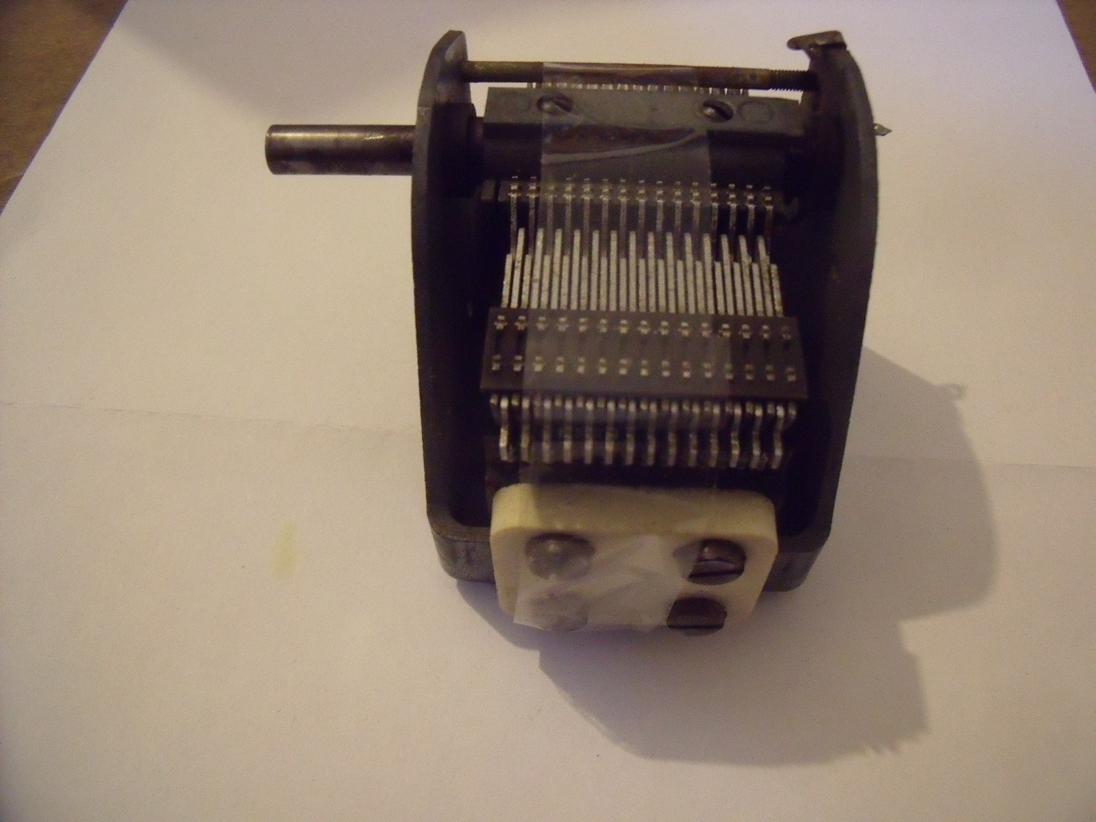 Condensator variabil pt radio german cu tuburi - Taraba lămparului ...