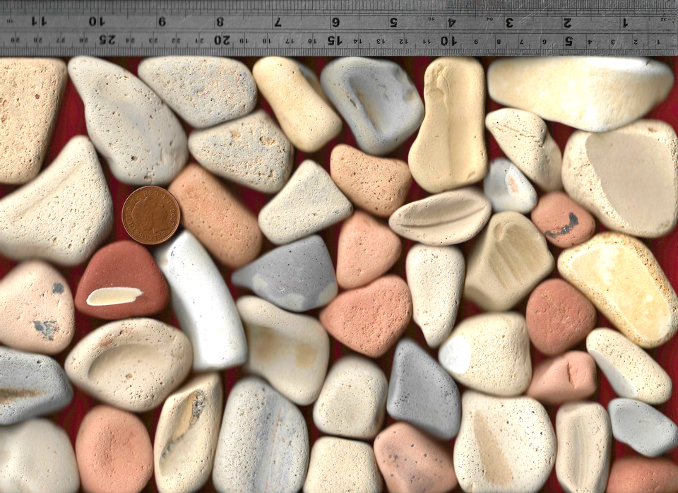 45 Nice rustic Scottish UK NORTH SEA BEACH POTTERY pebbles 1.38 Kg ...
