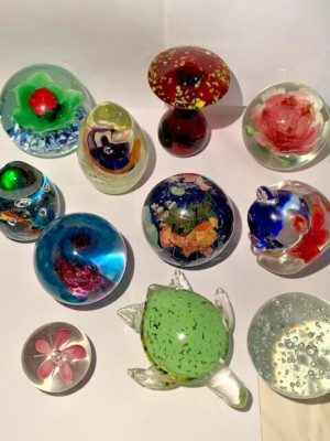 Beautiful Lot of 11 Unique Art Glass Paperweights Multicolor , Great ...