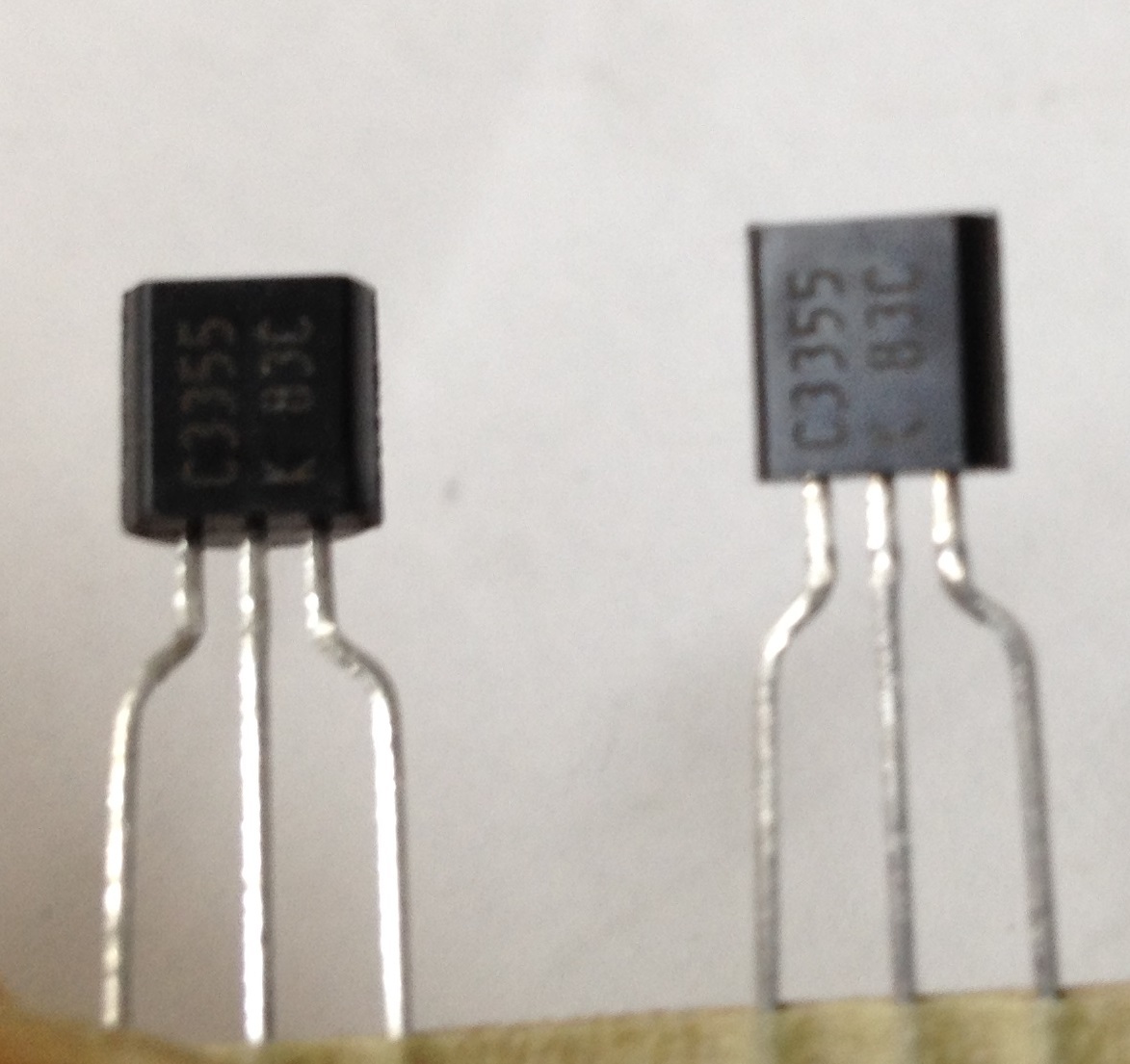 LOT OF 100pcs *NEW* NEC 2SC3355(C)-T Transistor, TO92 Package | eBay.de