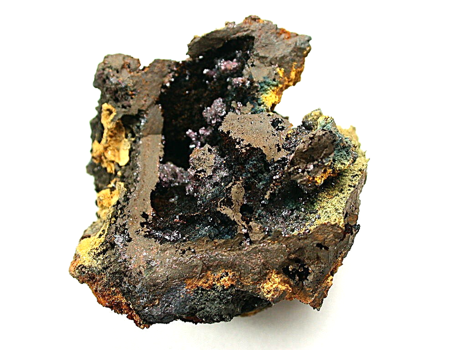 MINERALS : CUPRITE CRYSTALS IN VUGHS IN BROWN GOETHITE, SOUTHWEST MI ...
