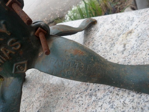 Christmas Tree Stand Brockville CAST IRON No. 1 A Merry Xmas Smart ...