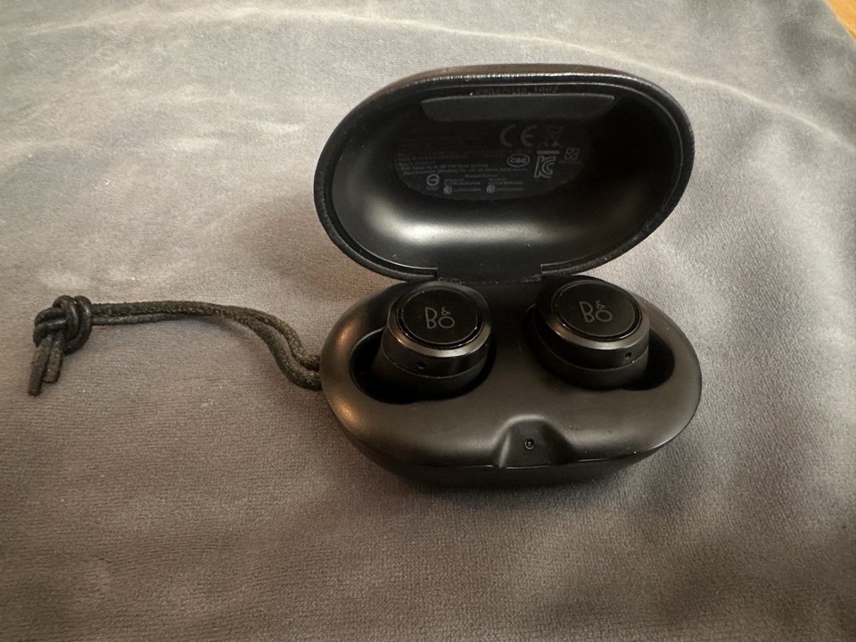 B&O Bang Olufsen Beoplay E8 Wireless Bluetooth Earbuds | eBay UK