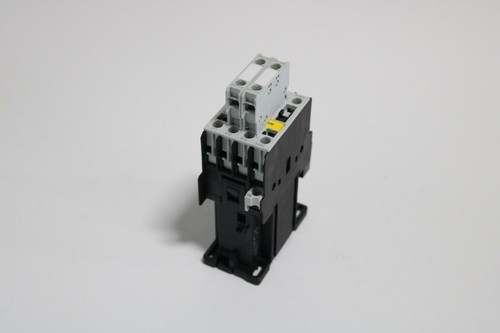 General Electric CLO2D301T Contactor with (2) BCLF10 Auxiliary Contact ...