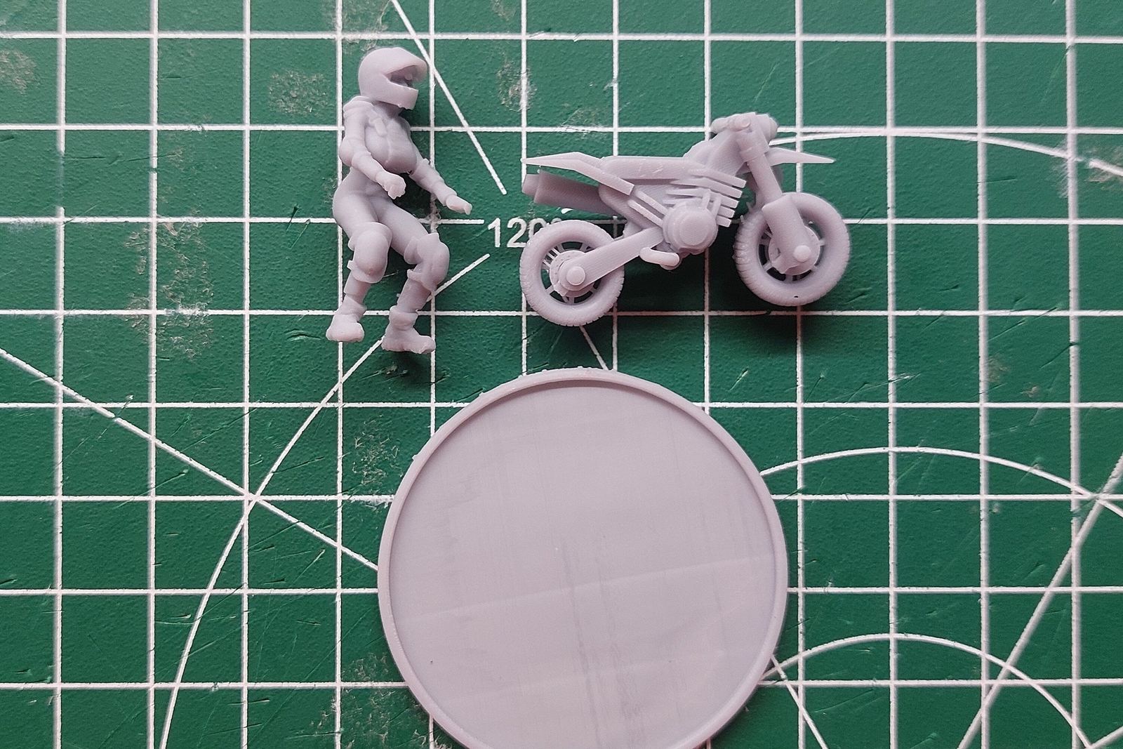 Cross Motorbike Biker Girl - 28mm/32mm Minifigure - Modern Wargaming ...