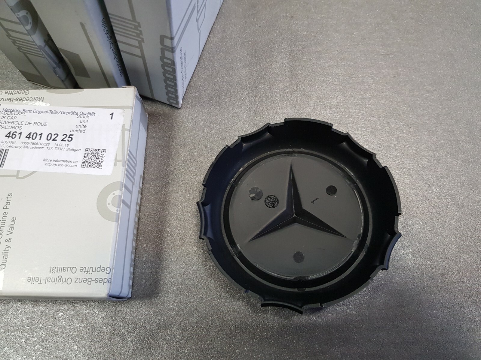 4x Genuine Mercedes-Benz G-Class W460 W461 Wheel Centre Cap A4614010225 ...