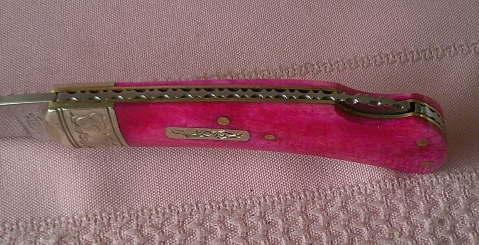 NIB Lady Colt Pink Lock Back Knife With Pink Bone Handles & Engraved ...