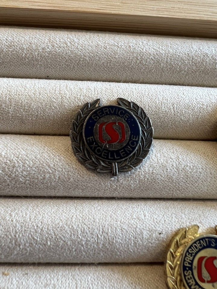 Safeway Service Excellence & President’s Award Pins Lot Employee ...