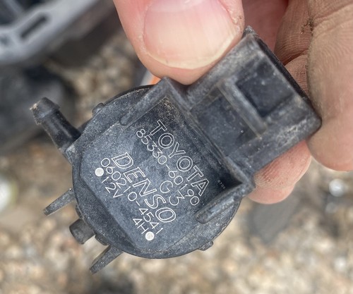 Windshield Washer Pump For Toyota With Grommet 85330-21010 | eBay