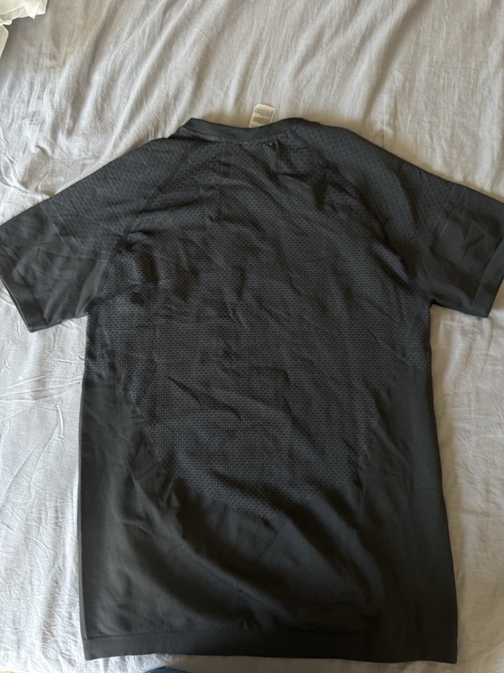 Gymshark Onyx V3 Short Sleeve Shirt Black | eBay