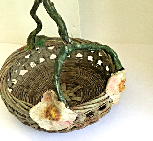 ANTIQUE WOVEN HANDMADE SMALL 4" BASKET TREE BRANCH STYLE HANDLE FLOWERS ...
