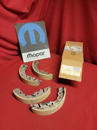 NOS OEM Mopar Drum Brake Shoe Kit V2020826 | eBay