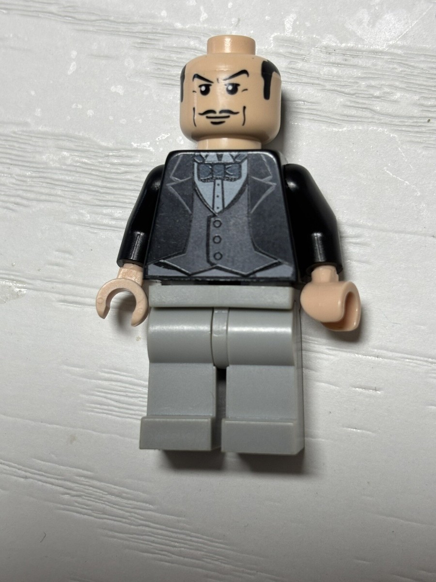 Lego Alfred Pennyworth LEGO Minifigure Alfred Pennyworth Pinstripe