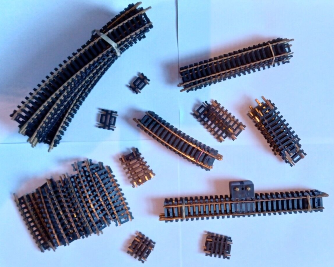 Lot Of SIXTY-SIX!! 66 Pieces Atlas Snap Track HO Scale Model Train ...