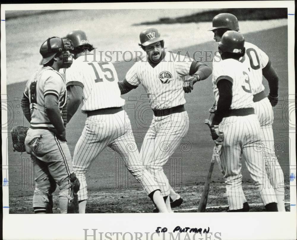 1978 Press Photo Wichita Aeros Baseball Player Ed Putnam Scores ...