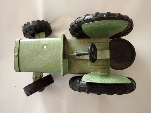 AUSTRALIAN BOOMAROO TOY TRACTOR VERY GOOD CONDITION MOSTLY ORIGINAL ...