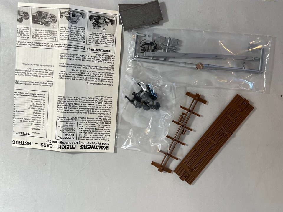Walthers 932-3305 HO Scale 40' Plug Door Reefer, D&RGW #60952 | eBay