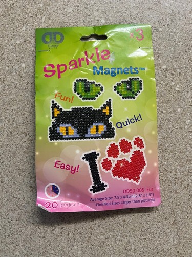 Diamond Dotz Fur Cat Eyes Paw Print Pet Sparkle Magnets Bead Craft Kit ...