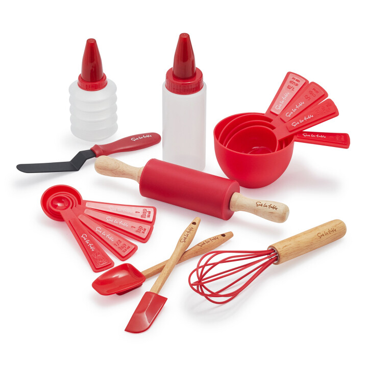 Sur la Table KIDS Holiday 15 pc BAKING Gift DECORATING Cookie Making ...