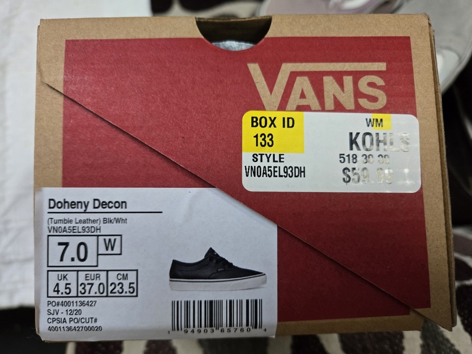 New In Box VANS Women’s 7.0 Doheny Decon Leather Sneakers Black Tumble ...