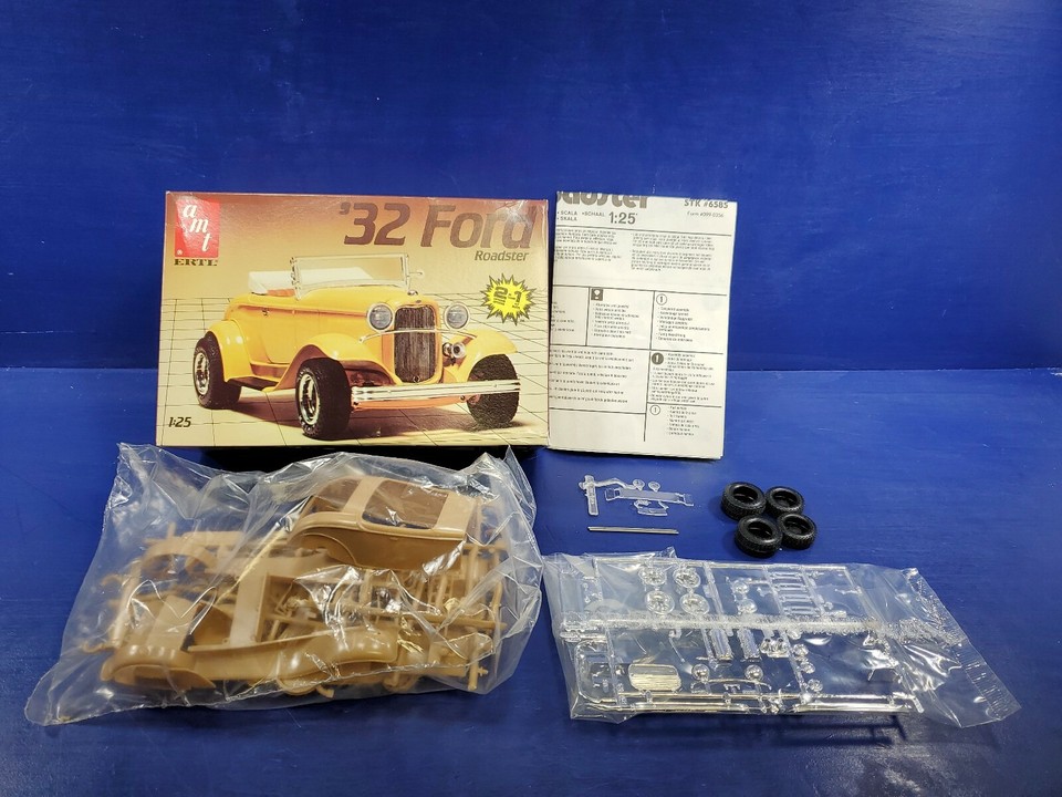 Vintage AMT ERTL '32 FORD ROADSTER 2 IN 1 MODEL KIT | eBay