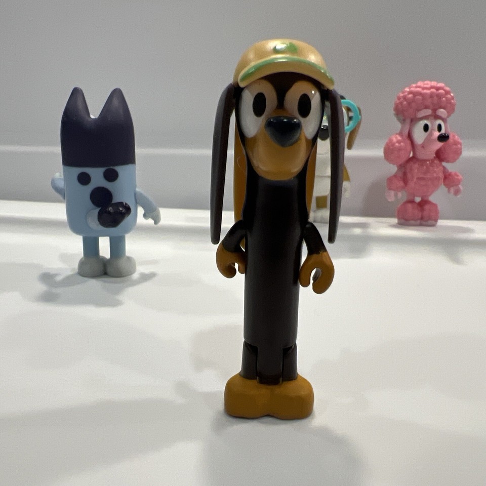 Bluey & Friends Action Figure 4 Pack Set Bluey Snickers Coco Honey ...