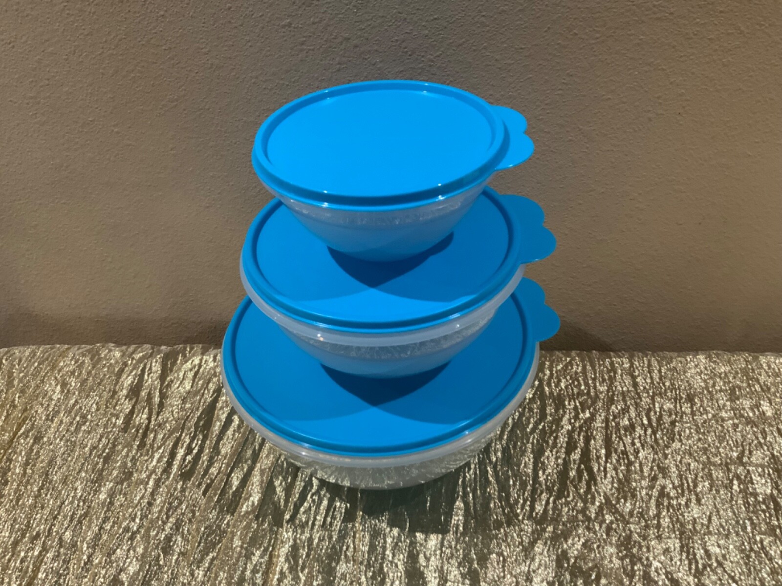 New Tupperware Beautiful Bright and Colorful Set of 3 Wonderlier Mixing ...