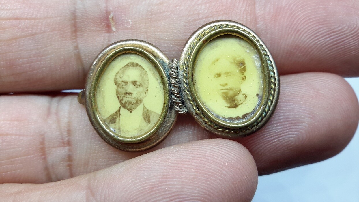 Vintage RARE African American Black couple Pin Brooch… - Gem