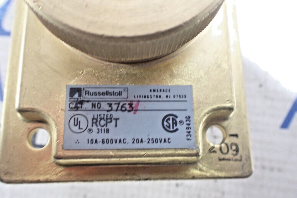 Russellstoll 3763 Receptacle 10 Amp 600VAC 20Amp 250VAC Rough and ...