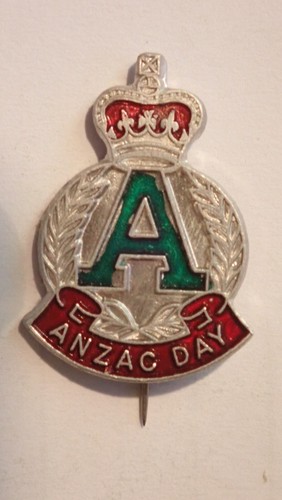 ANZAC DAY PLASTIC ALLOY LAPEL PIN BADGE c1968 RED & GREEN 20 Cents | eBay