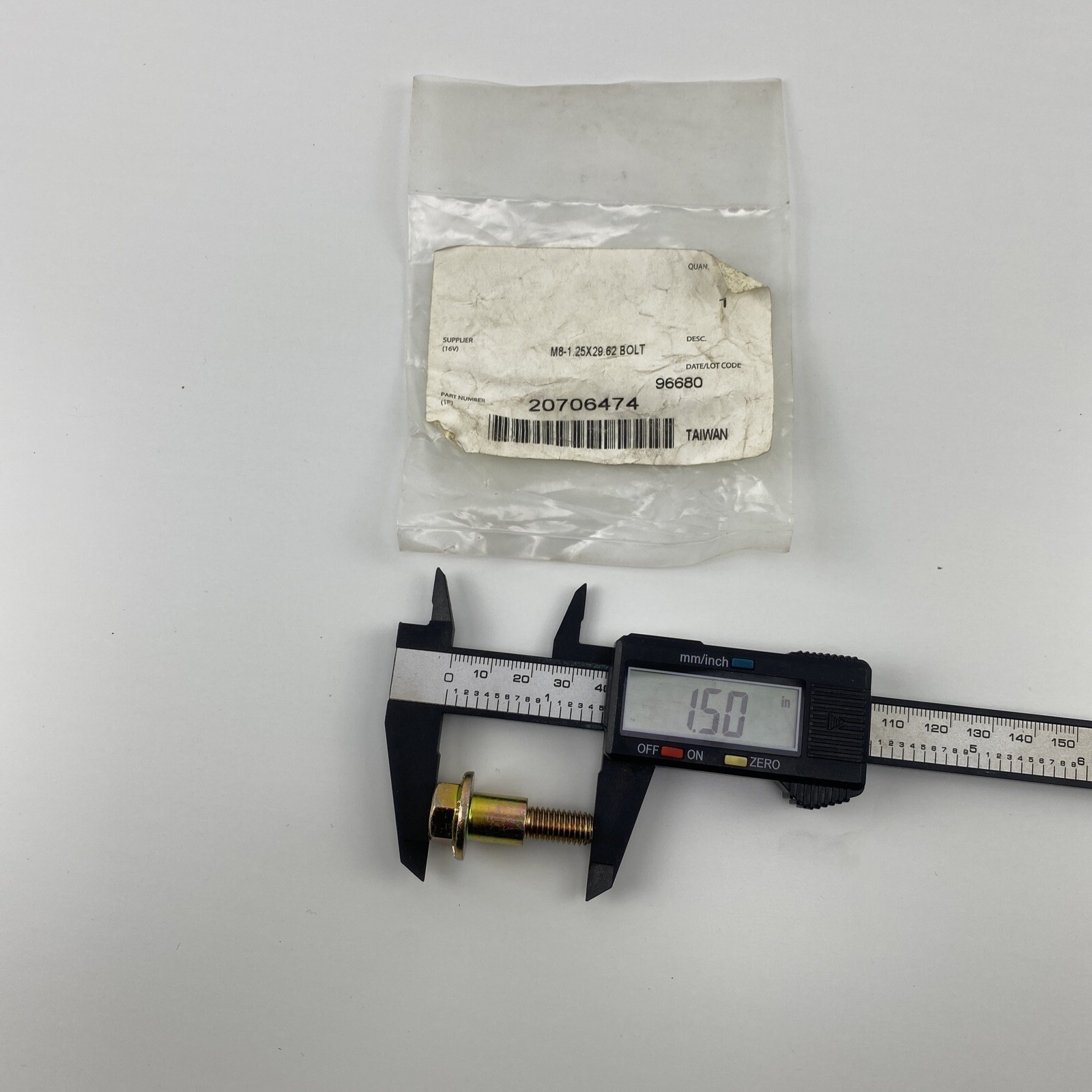 GENUINE MACK Truck 20706474 BOLT Shoulder Screw 421GC289M M8-1.25X29.62 ...