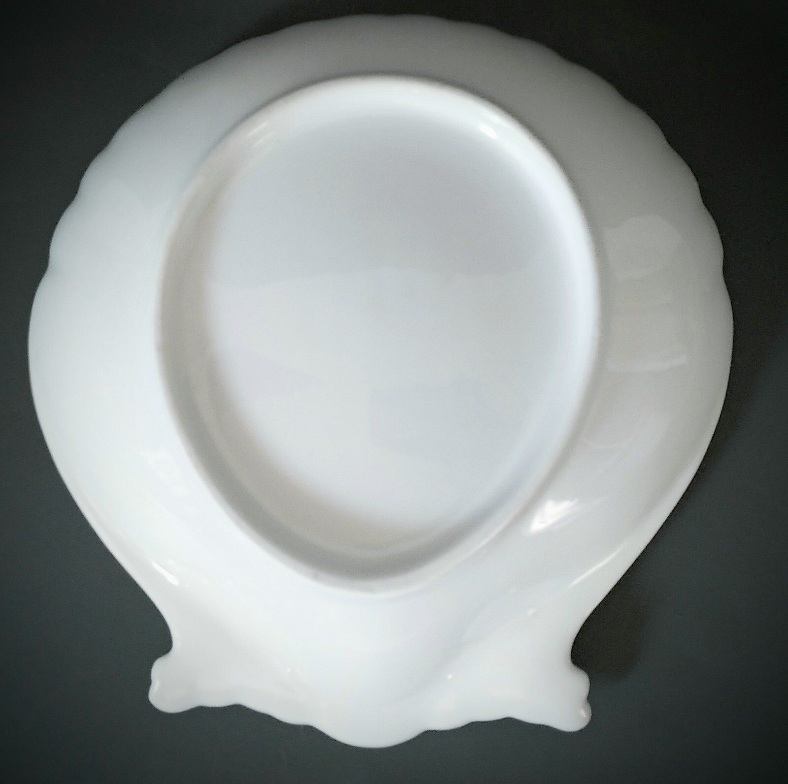 Beautiful White Ceramic Shell Shaped 8 3/4" Decorative Bowl Plate Tray ...