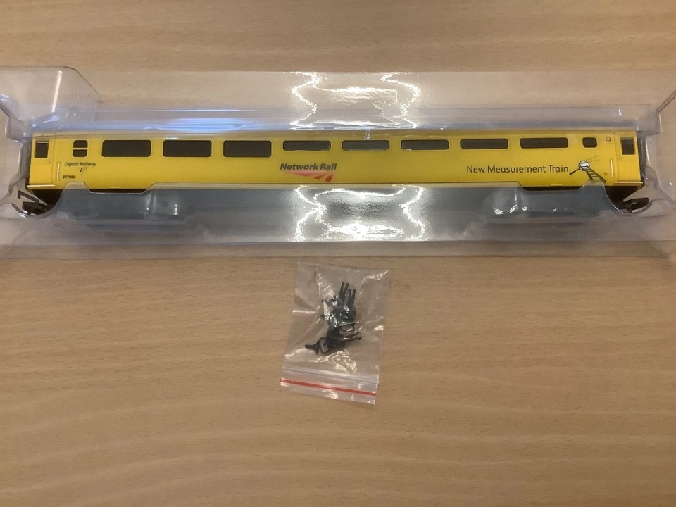 Hornby 00 Gauge R4989 Network Rail Mk3 Standby Generator 'No. 977995 ...