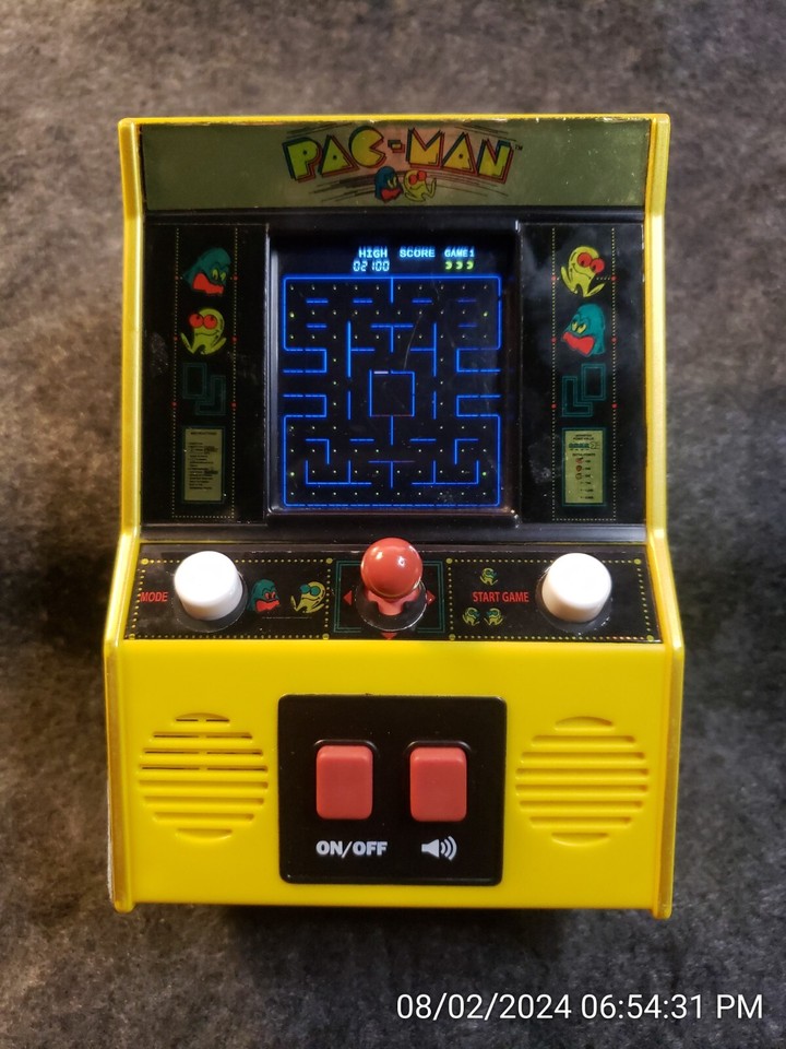 Pac-Man Color Arcade Classics LCD Retro Yellow Mini Cabinet Game (C13B3 ...