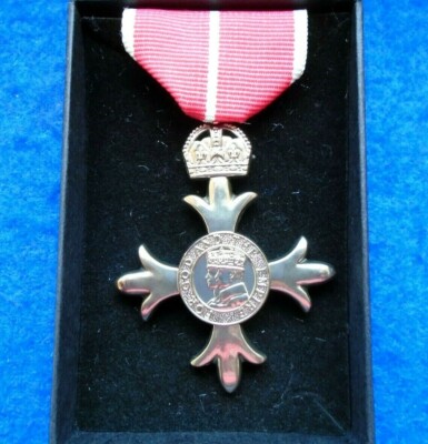 MBE MEMBER OF THE BRITISH EMPIRE REPRO FULL SIZE MEDAL,RIBBON ...