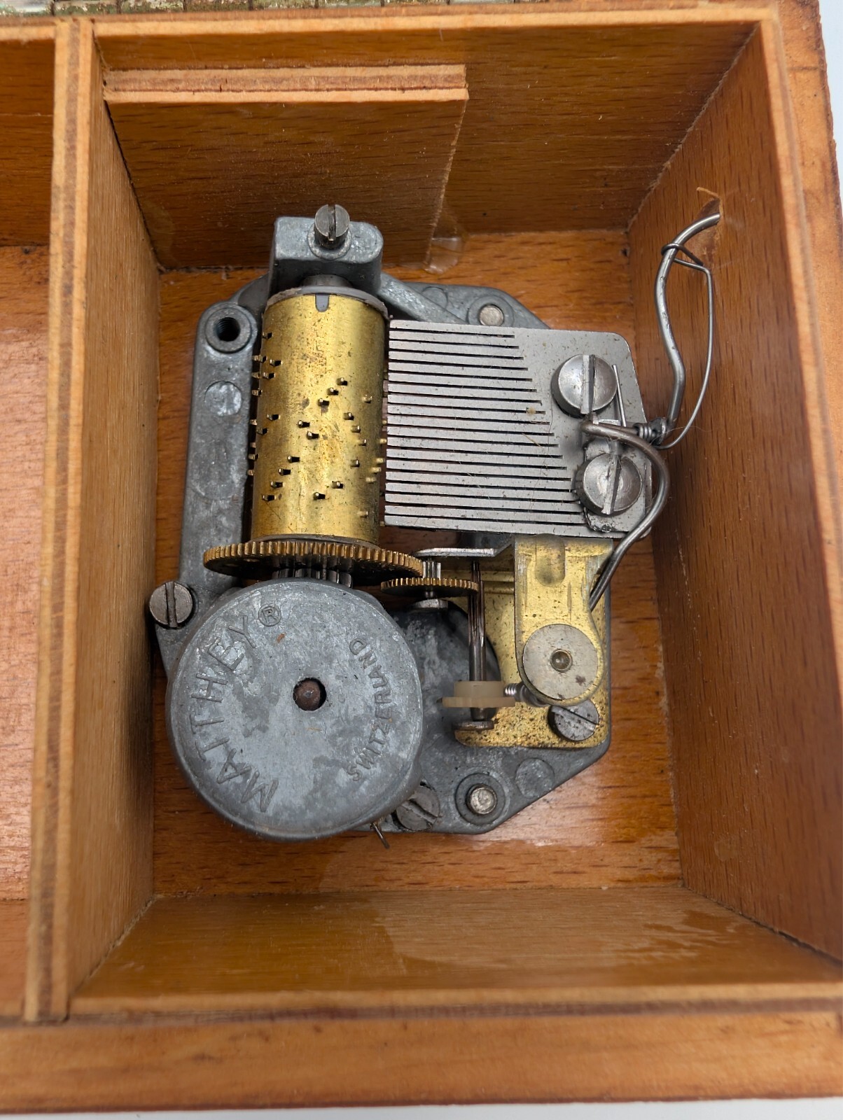 Vintage Footed Wood Music/Keepsake Box w/ Vine Pattern On Lid | eBay