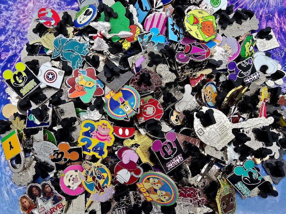 RANDOM AUTHENTIC Disney Pins Lot of 100 No Duplicates or Scrappers ...