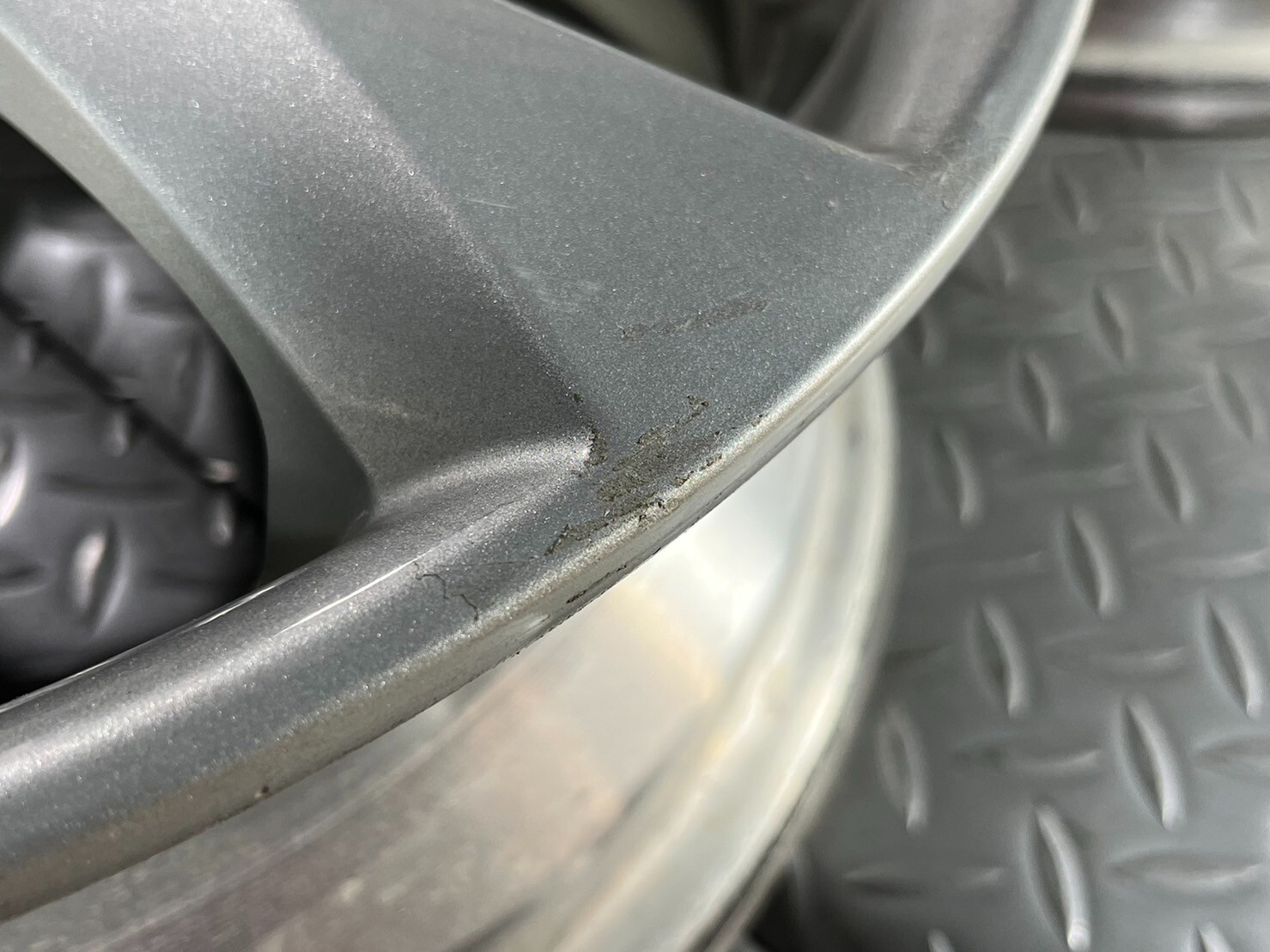 Suzuki Enkei Aluminum Alloy 15 Inch Wheels 4 Holes 15x4.5J Inset 45 PCD ...