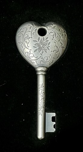 2022 $5 Cooks Islands 1oz Silver Coin. “Key To My Heart” Perfect ...