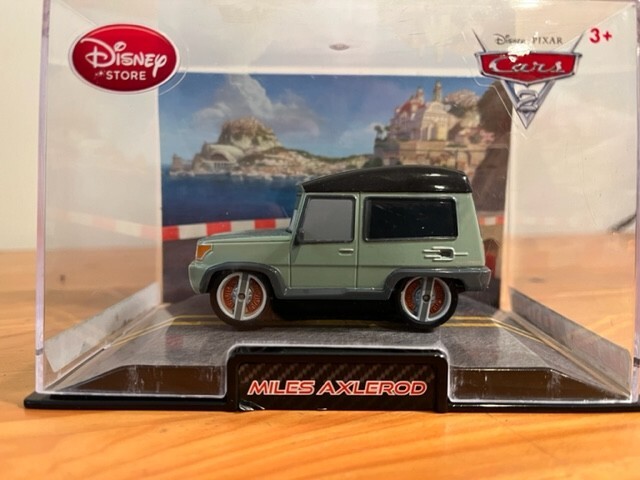Miles Axlerod Disney Disney Store CARS 2 MILES AXLEROD 1:43 DIE CAST